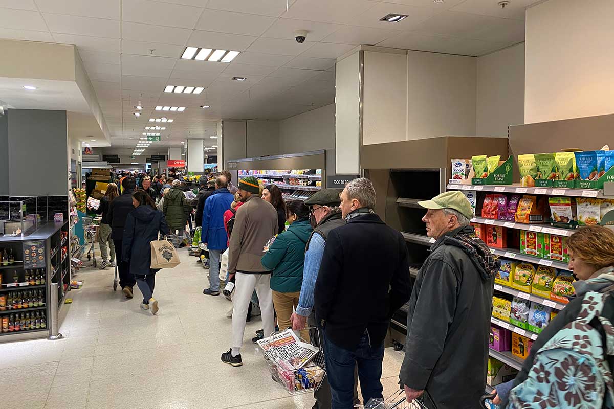 The culture of queuing | International Consultants Centre